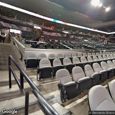 Stolen Spurs bus crashes into fence near arena, San Antonio TX | CrimeRadar
