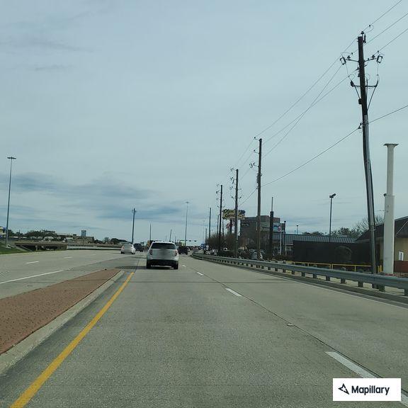 Multi-vehicle crash blocks lanes on LBJ Freeway, Dallas TX | CrimeRadar