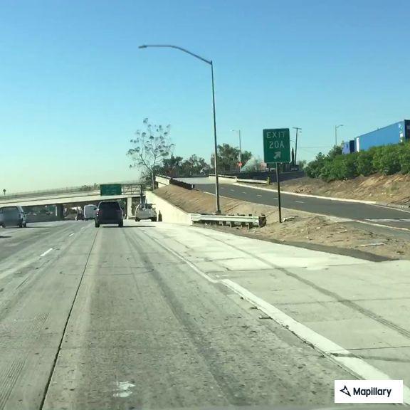 Car with fake police lights cuts off patrol vehicle, East Los Angeles ...