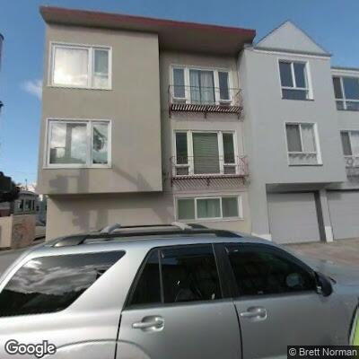 Two vehicles crash and strike building on Greenwich, San Francisco CA ...