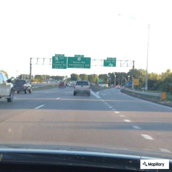 Car fire on I-435 near Missouri River bridge, Kansas City MO | CrimeRadar