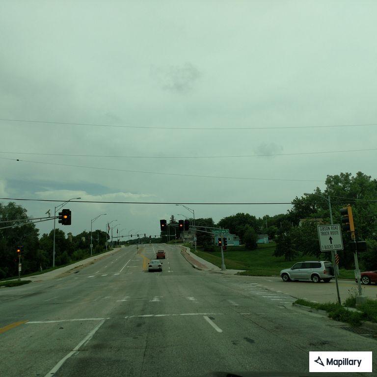 Officers monitor suspected stolen vehicle near Spring Lake, Omaha NE ...