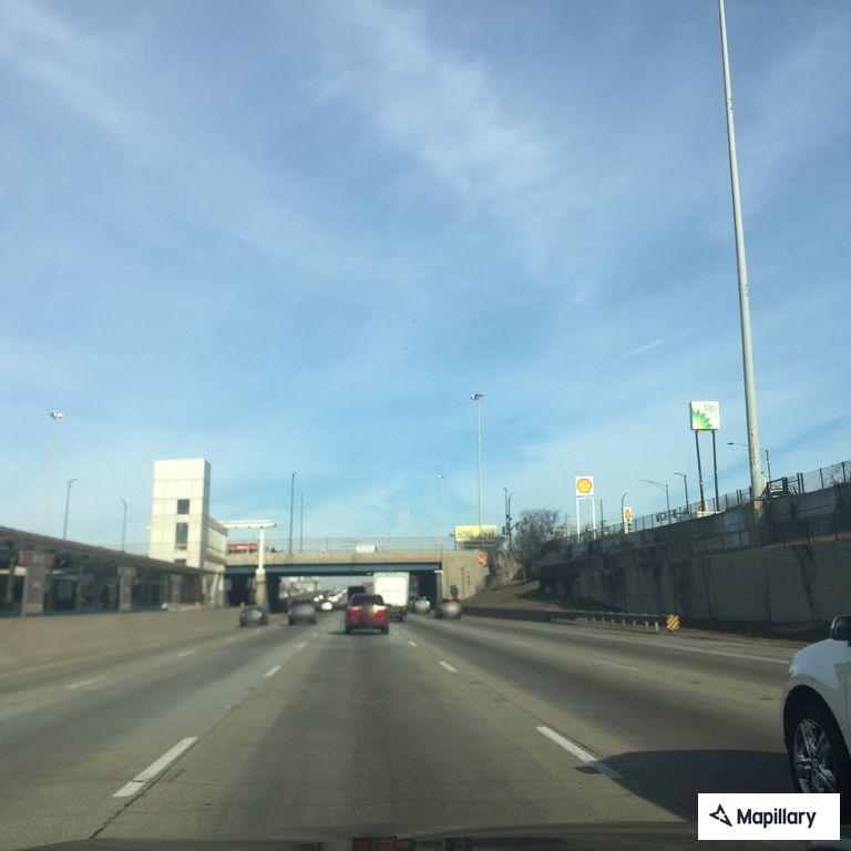 Money reported stolen at Howard Red Line mezzanine, Chicago IL | CrimeRadar
