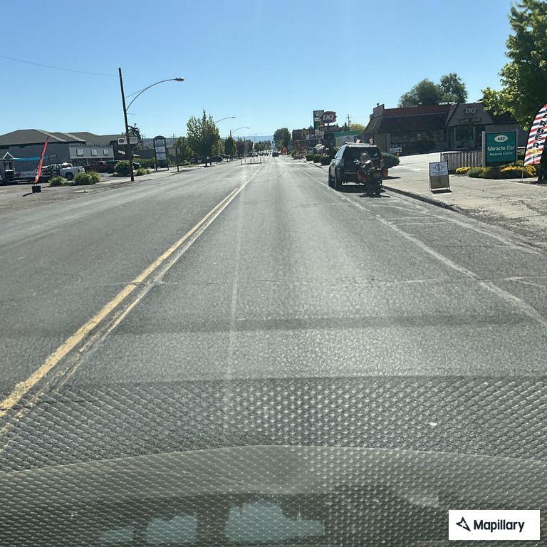 Woman hitting parked cars and yelling in street, Prineville OR | CrimeRadar