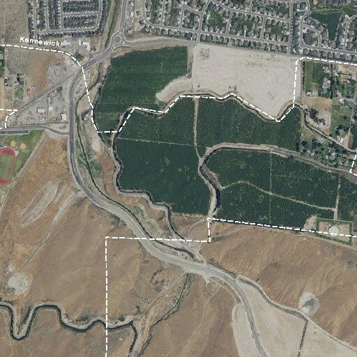 Injury crash between car and motorcycle on parkway, Kennewick WA ...