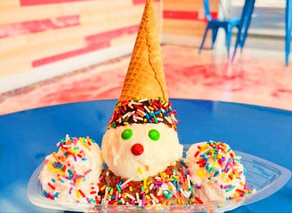 Naples Ice Cream Shoppe Serves Up Sweetness in Collier County, Florida