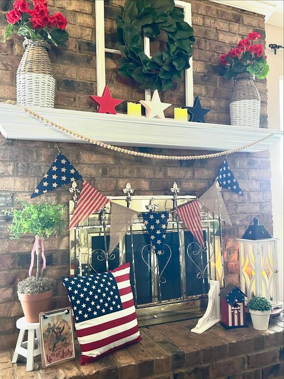 15 Red White and Blue Decor Ideas for 2026 So Good Guests Will Ask ...
