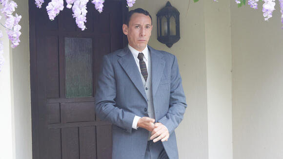 Al Weaver Talks Leonard’s Crisis & Men Sharing Feelings on ...