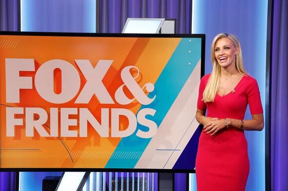Fox News star Carley Shimkus announces she's pregnant with her second ...