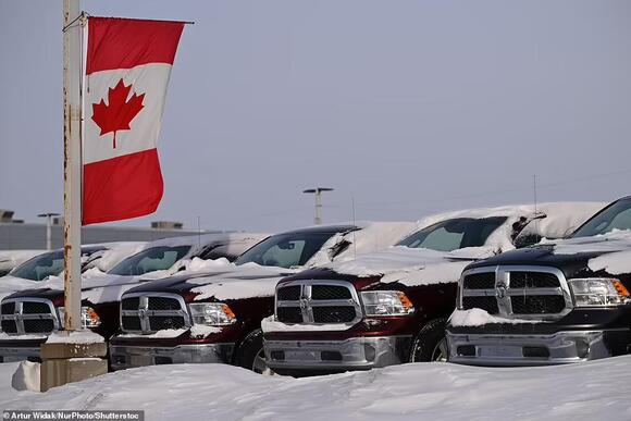 Seattle businesses offer discount for Canadian visitors - NewsBreak