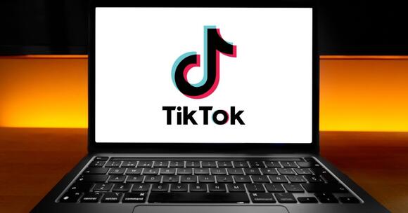 What Is ‘Clutterfunk Cat’ on TikTok? Viral Geometry Dash Meme Explained ...