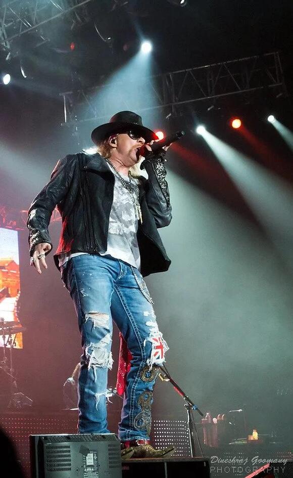 10 Things That Made Axl Rose Stand Out in The World of Music - NewsBreak