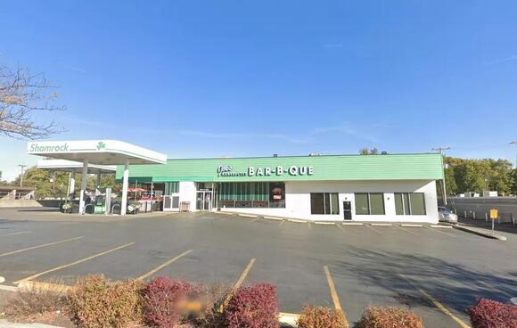 Missouri’s Hole-in-the-Wall Burger Guy Fieri Made Famous - NewsBreak