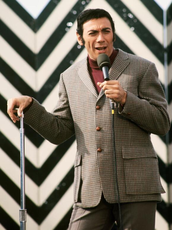 Ed Ames of the Ames Brothers & '60s Series 'Daniel Boone' Dies at 95 ...