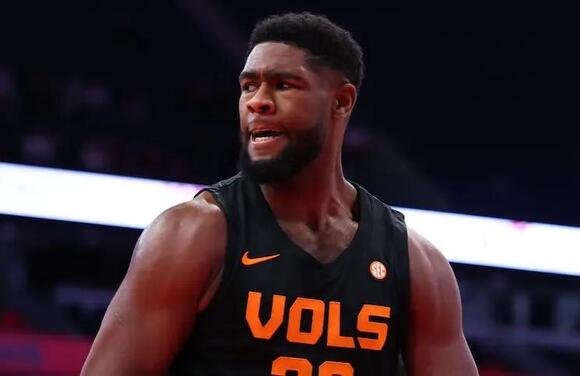 Jaylen Carey ‘Might Have' Hyperextended Knee In Tennessee Basketball ...
