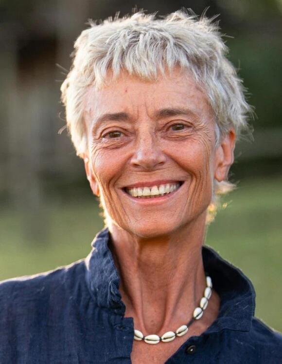 68-Year-Old ‘Thorn Birds’ Star Rachel Ward Has Strong Words For Trolls ...