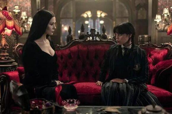 Wednesday's Aunt Ophelia Frump's links to Addams Family explained ...