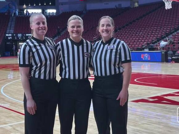 History-making all-women basketball ref crew thank women who came before them