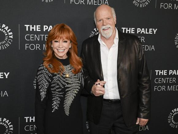 After Devastating Loss, Reba McEntire’s Story Is Inspiring Fans More ...