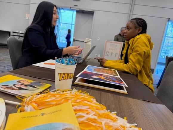 Chicago Scholars help CPS seniors live their college dreams - NewsBreak