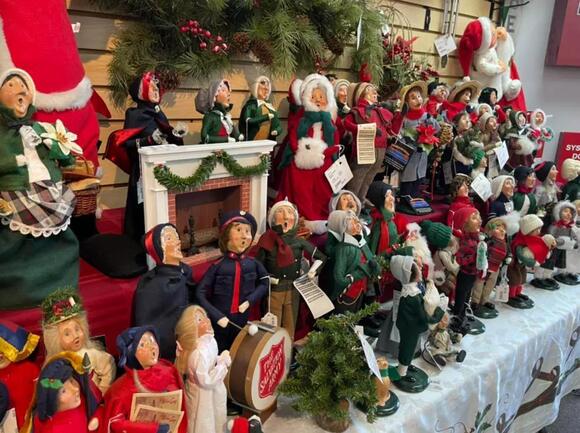 Dazzling NH Holiday Drive-Thru With 3 Million Lights Returns - NewsBreak