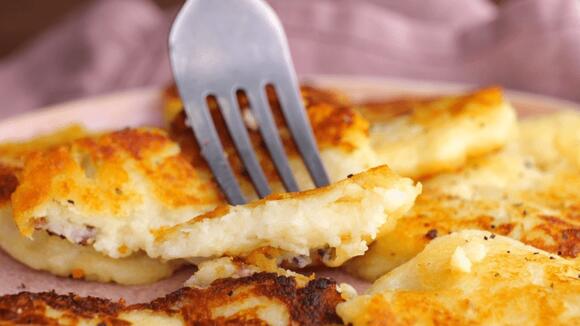 These Crispy Yet Fluffy Potato Cakes Make Leftover Mashed Potatoes ...