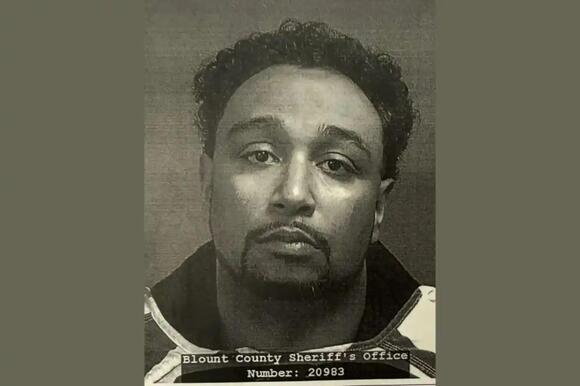 Who is Kenneth Wayne Dehart? Man wanted for killing Maryville officer ...