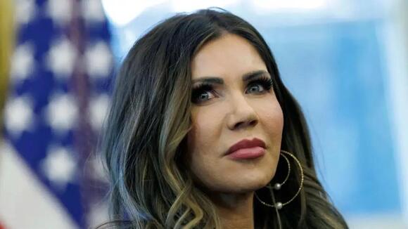 Kristi Noem Slammed for Pointing Gun at ICE Agent’s Head in Viral Clip ...