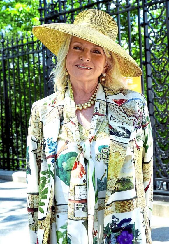 Martha Stewart Denies ‘Ever’ Having Plastic Surgery Done, But There Is ...