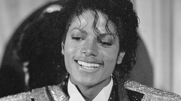 When Michael Jackson's skin color changed before the world's eyes, it ...
