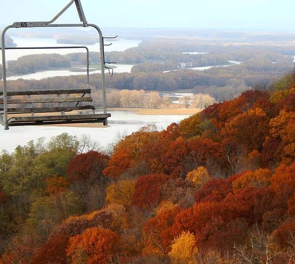 Finding Tranquility In Northern Illinois’ Scenic Small Towns - NewsBreak