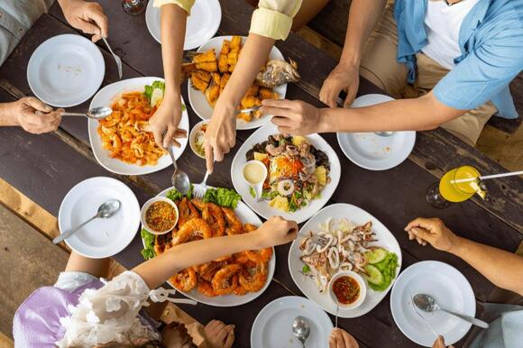 The 11 Signs You Should Leave That Restaurant Right Now - NewsBreak