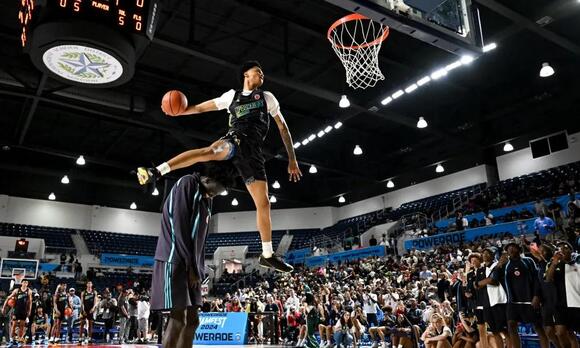Watch as Jalil Bethea puts on a show at the Powerade Jam Fest Dunk ...