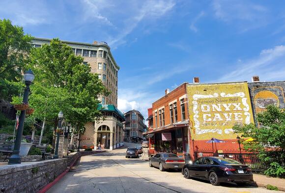 20 US Towns Where Classic Cars Cruise Every Weekend - NewsBreak