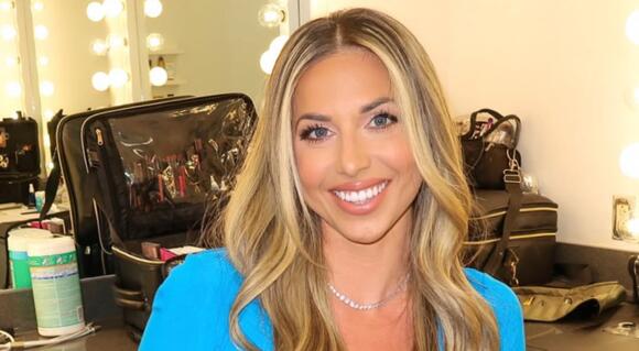 ESPN’s Erin Kate Dolan Sets Social Media On Fire With Her Bikini Mirror ...