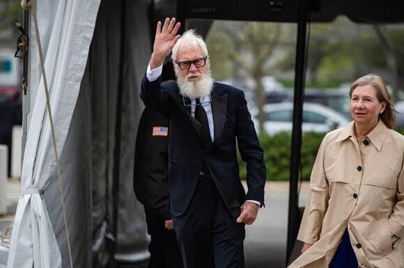 CBS humiliated by David Letterman as he brands owners 'lying weasels ...
