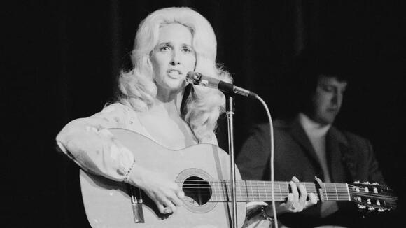 27 Years Ago, Wrongful Death Lawsuit Prompted This Country Music Legend ...