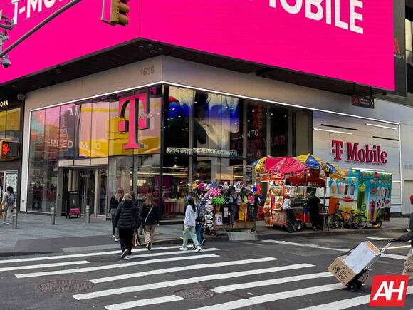 T-Mobile CEO Shuts Down Starlink MVNO Idea for the Second Time - NewsBreak