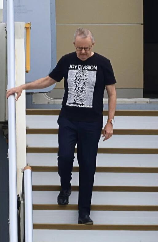 Australian Prime Minister’s Joy Division T-Shirt Sparks Major Political Controversy - NewsBreak