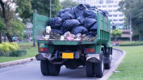 Dumpster Driver Dumps Trash Back on Driveway Over Unpaid Bill & It’s ...