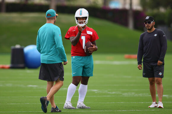 Tua Tagovailoa’s Offseason Transformation Draws Wild Tyreek Hill Take