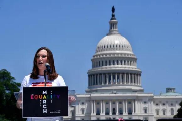 Who was Sarah McBride’s late husband Andrew Cray and when was he ...