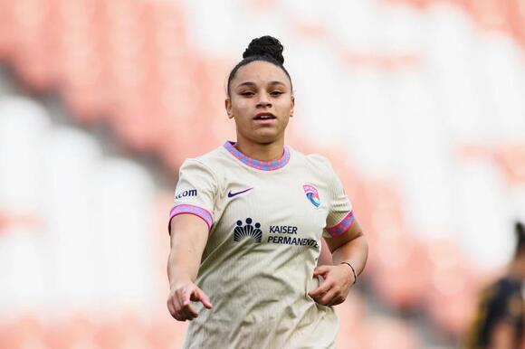 Dudinha, Byars score in San Diego Wave's 2-0 victory over the Chicago ...