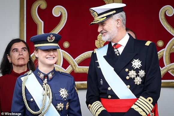 Heir force! Princess Leonor debuts military uniform at Spanish National ...