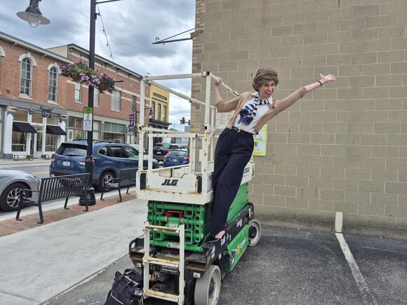 Painter to create Amelia Earhart mural in downtown Lafayette - NewsBreak