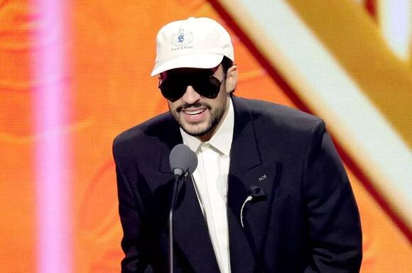 Bad Bunny issues defiant 14-word declaration to ICE after Super Bowl ...