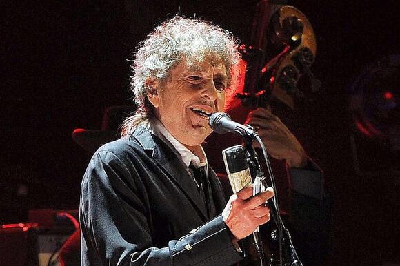 Bob Dylan Reveals Over a Dozen More 2026 Tour Dates - NewsBreak