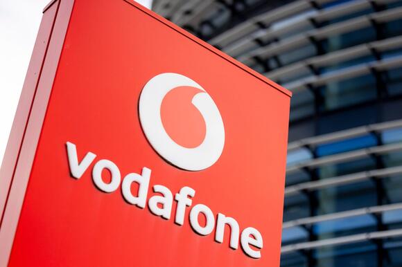 Vodafone warns German customers of scam calls in run-up to Christmas ...