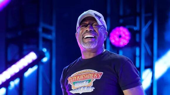 Darius Rucker Is Engaged To Girlfriend Emily Deahl — See The Photos ...