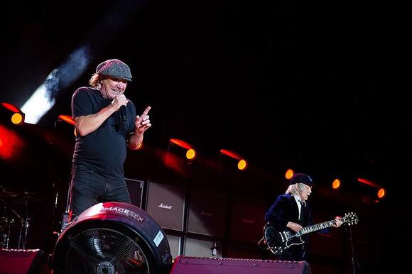 Metallica Announces 2026 Las Vegas Sphere Residency - NewsBreak